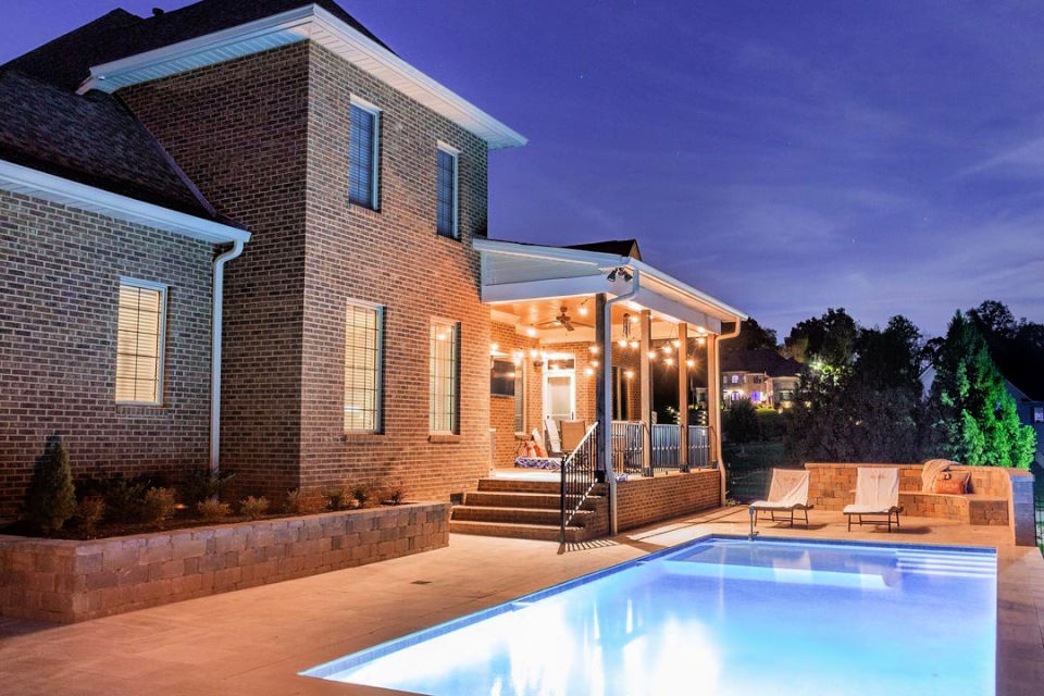 40 Trendy Covered Patio Ideas on A Budget - Blitsy