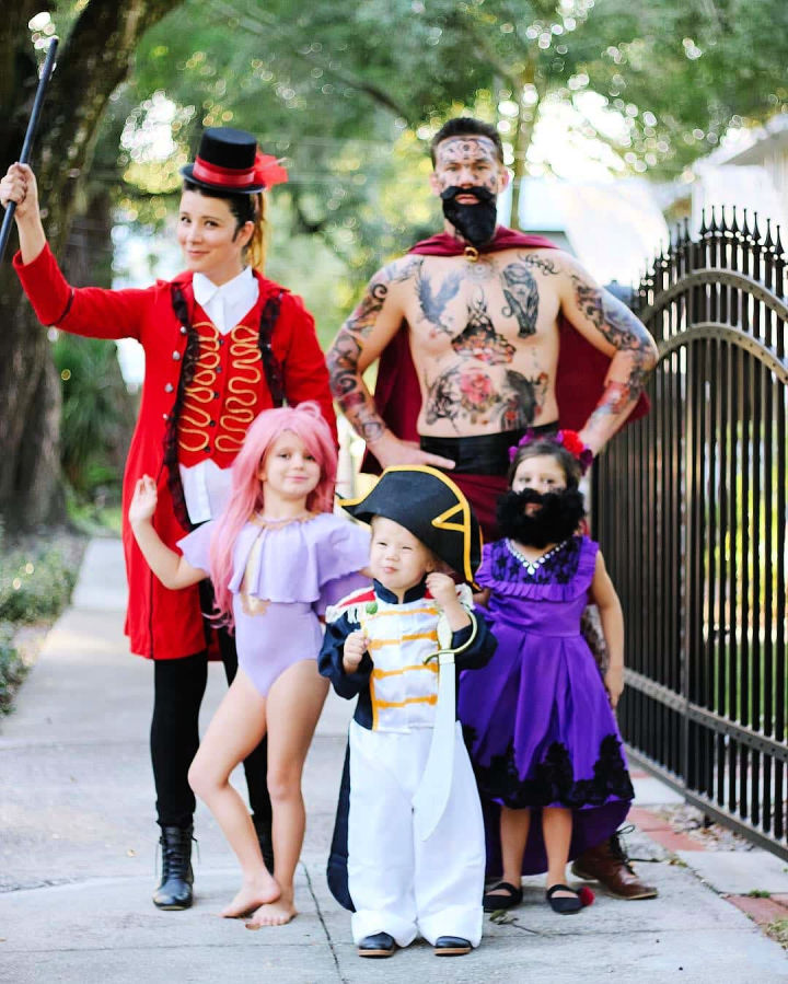 20 DIY Circus Costume Ideas for Family This Halloween