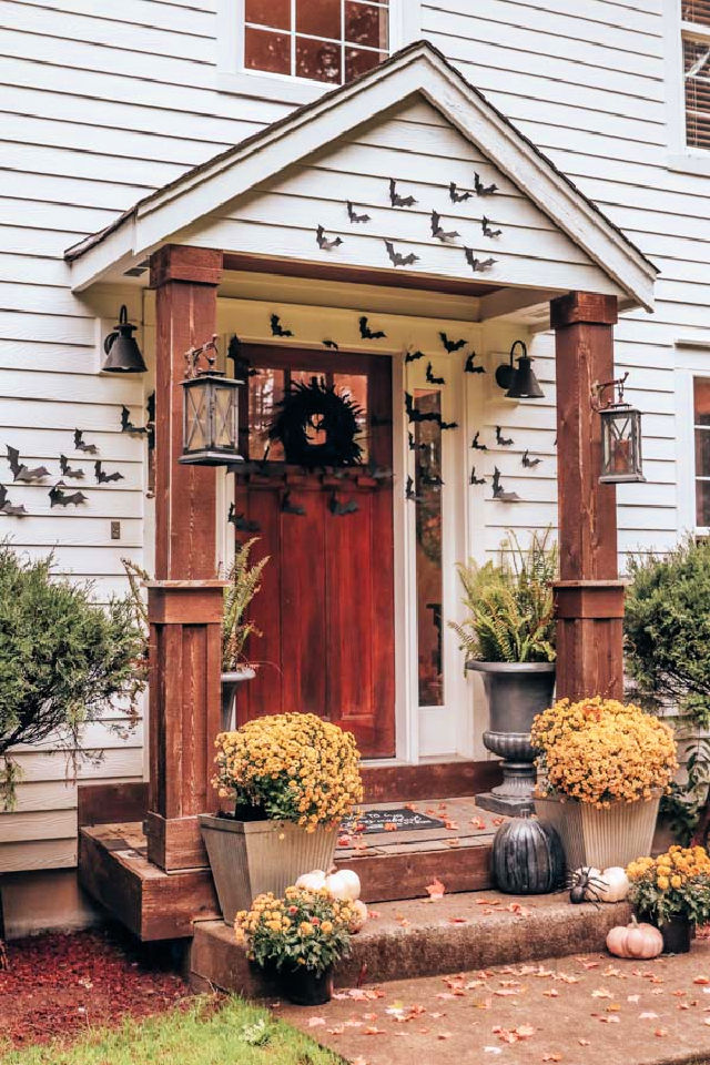 25 Scary Halloween Porch Decor Ideas - Blitsy