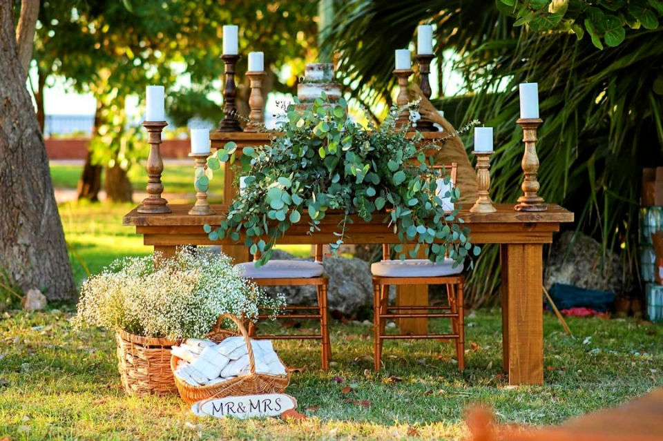 40 Rustic Wedding Ideas on A Budget - Blitsy