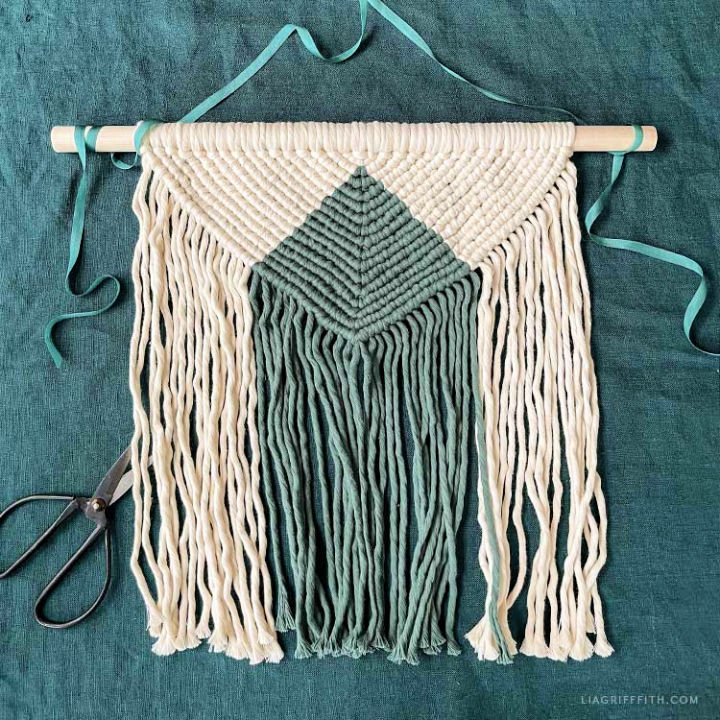 25 Free Macrame Wall Hanging Patterns to Elevate Your Decor - Blitsy