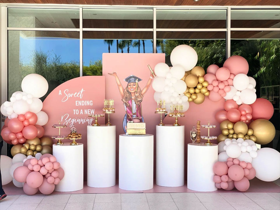 40 Creative and Fun Graduation Party Ideas - Blitsy