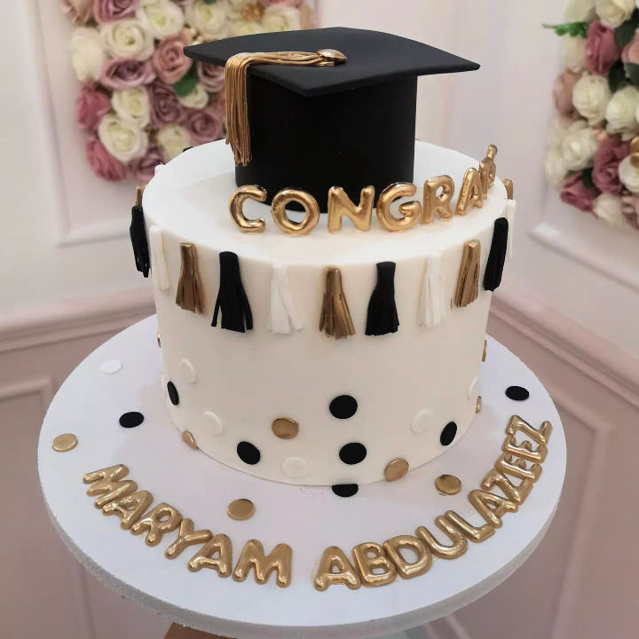 25 Creative Graduation Cake Ideas and Designs - Blitsy
