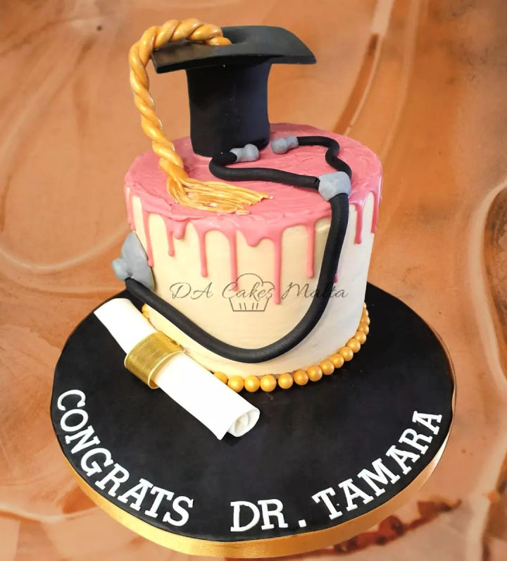 25 Creative Graduation Cake Ideas and Designs - Blitsy