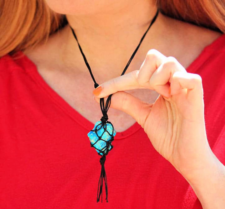 25 Free Macrame Necklace Patterns for Beginners - Blitsy