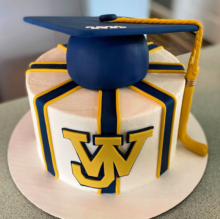 25 Creative Graduation Cake Ideas and Designs - Blitsy