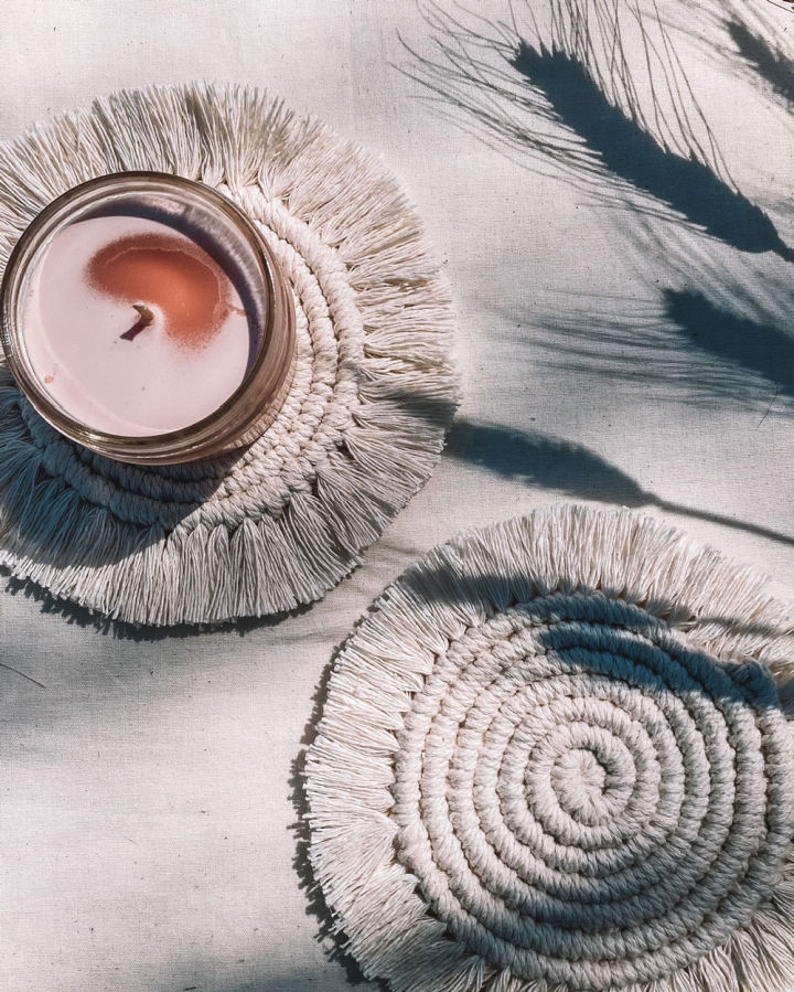 DIY Macrame Coasters: How to Make a Macrame Coaster - Blitsy