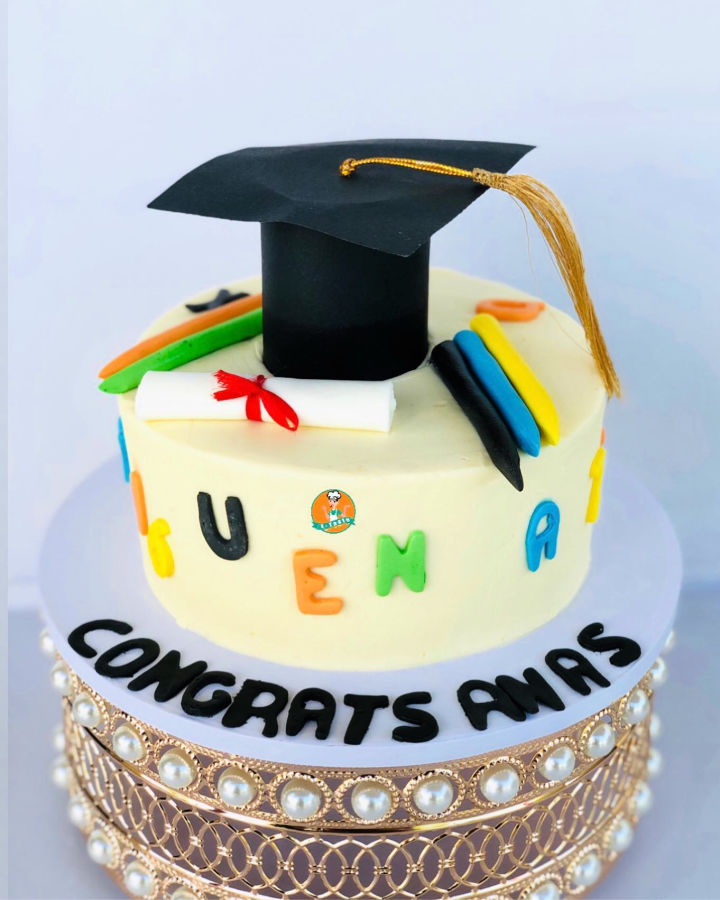 25 Creative Graduation Cake Ideas and Designs - Blitsy