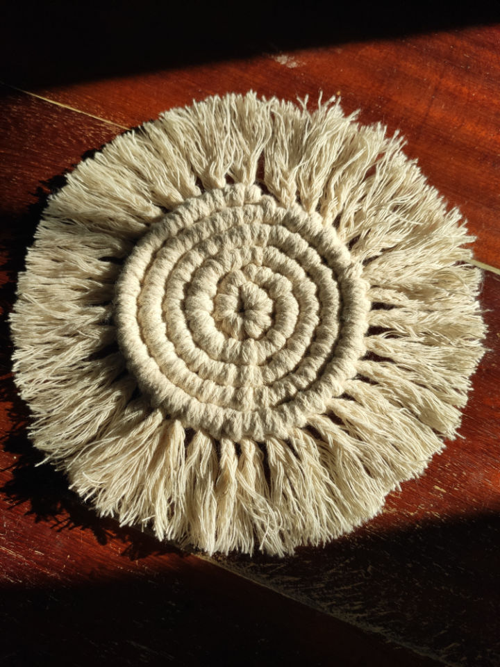 DIY Macrame Coasters: How to Make a Macrame Coaster - Blitsy
