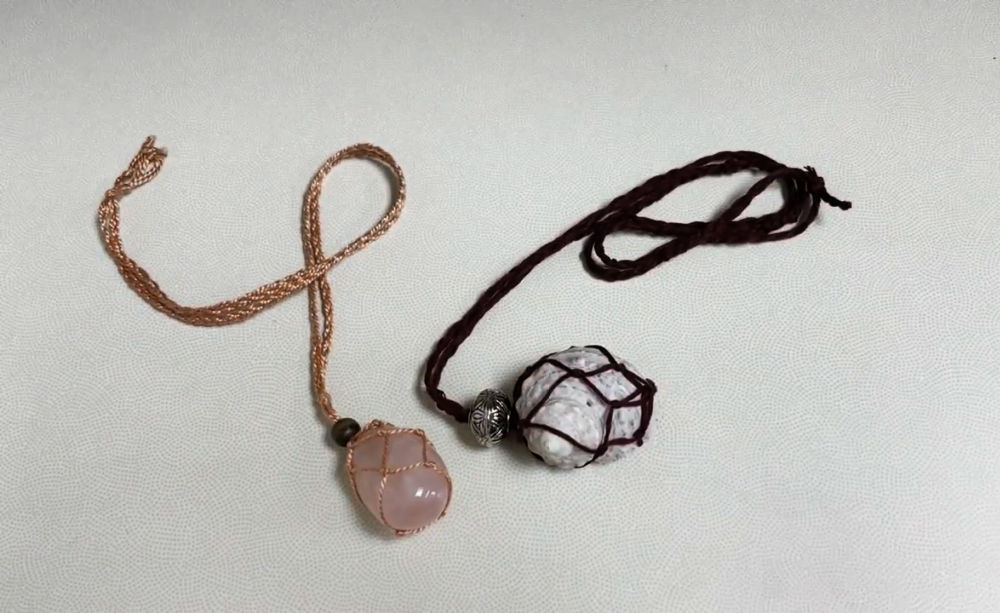 25 Free Macrame Necklace Patterns for Beginners - Blitsy