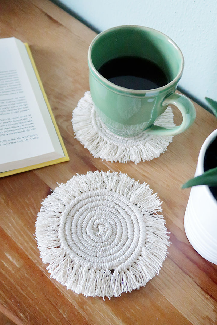 DIY Macrame Coasters: How to Make a Macrame Coaster - Blitsy
