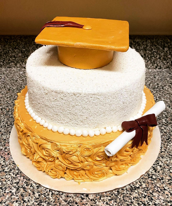 25 Creative Graduation Cake Ideas and Designs - Blitsy