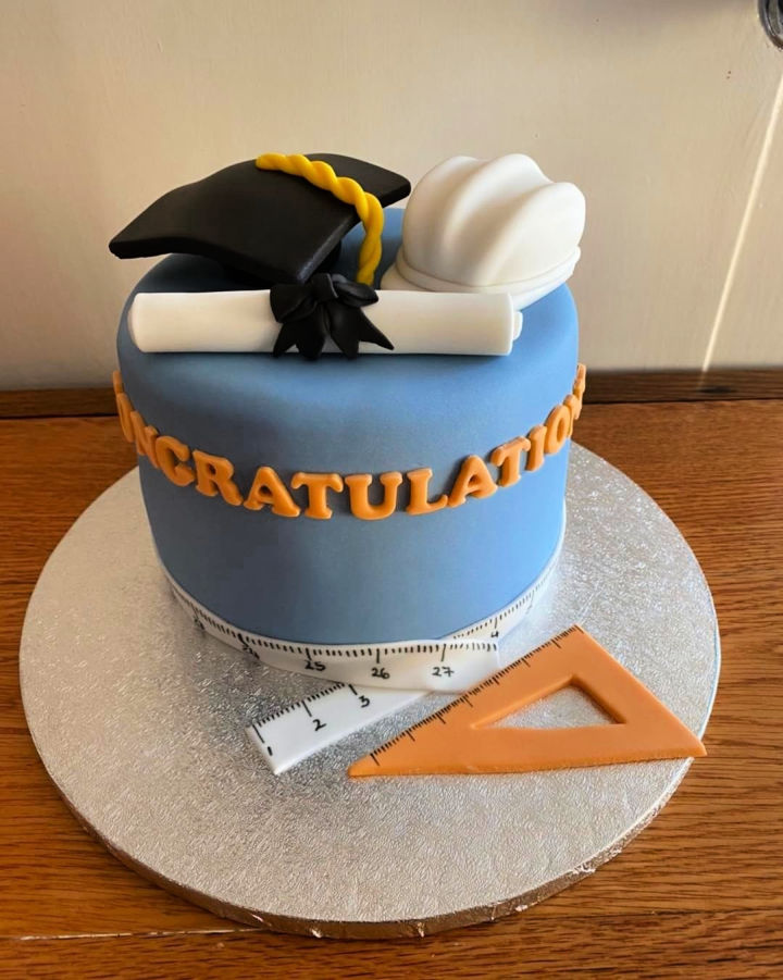 25 Creative Graduation Cake Ideas and Designs - Blitsy