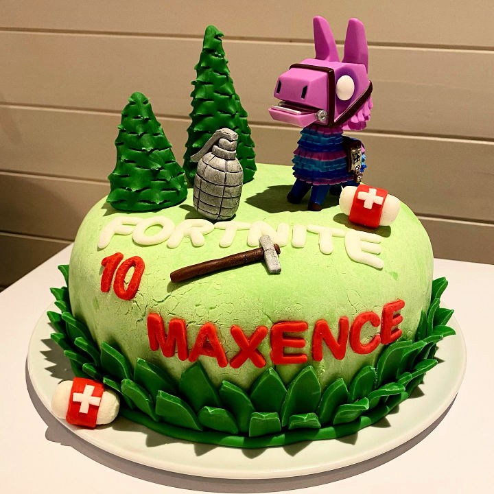 25 Remarkable Fortnite Cake Ideas - Blitsy