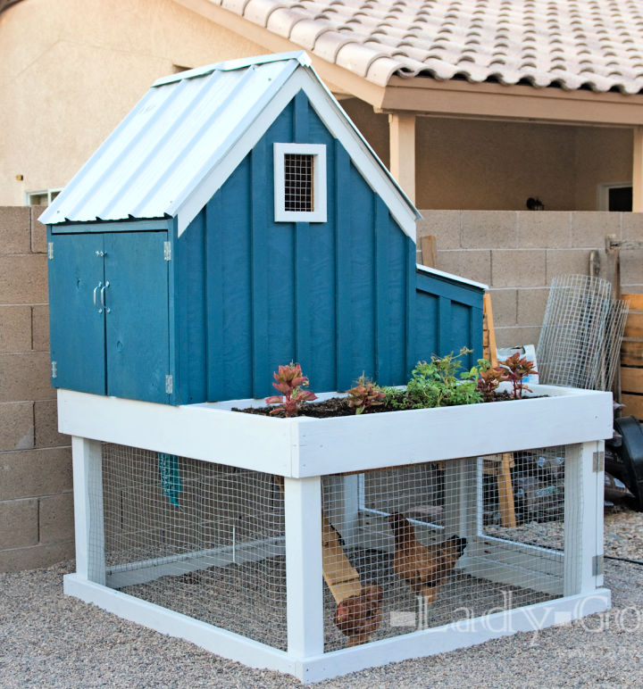 DIY Chicken Run Plans to Build - Blitsy