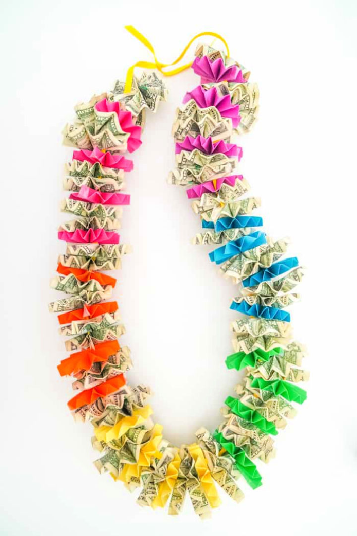 How to Make a Money Lei - Step by Step Guide - Blitsy
