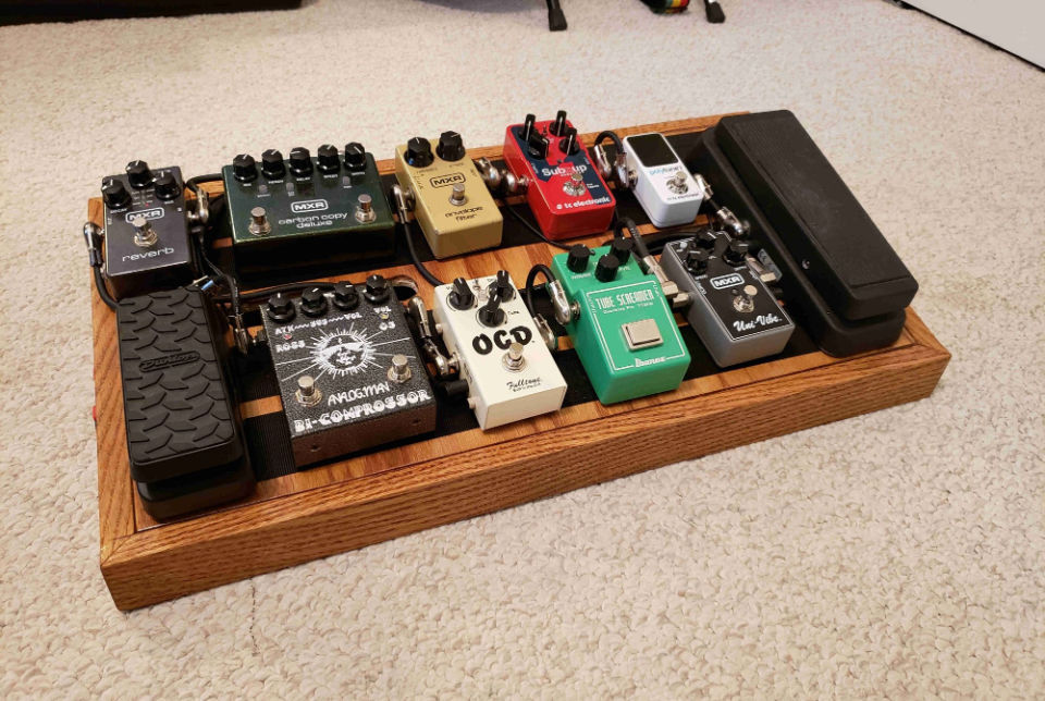 DIY Pedalboard To Organize Your Guitar Pedals - Blitsy
