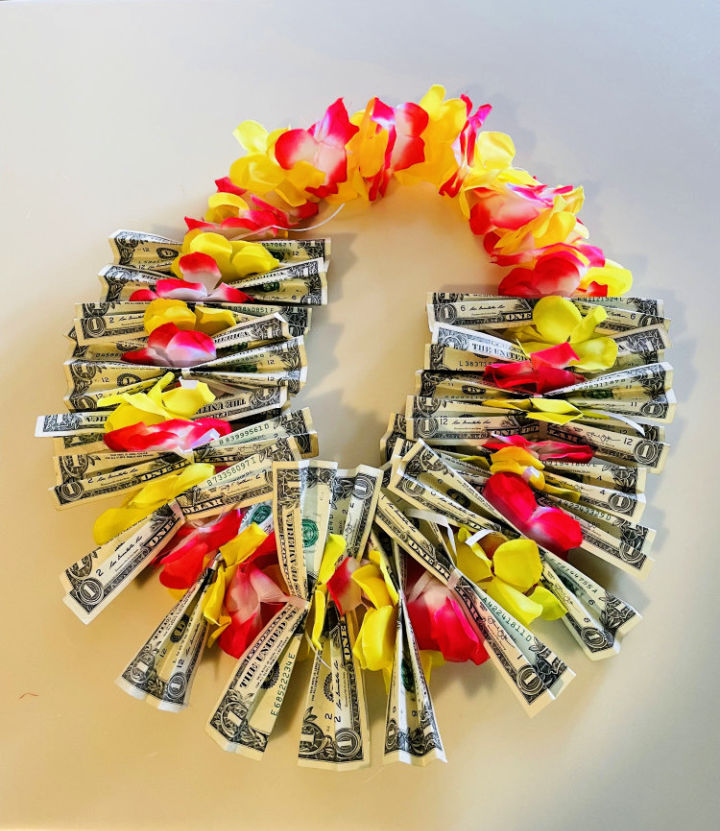 How to Make a Money Lei - Step by Step Guide - Blitsy