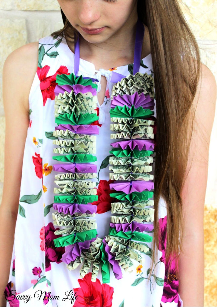How to Make a Money Lei - Step by Step Guide - Blitsy