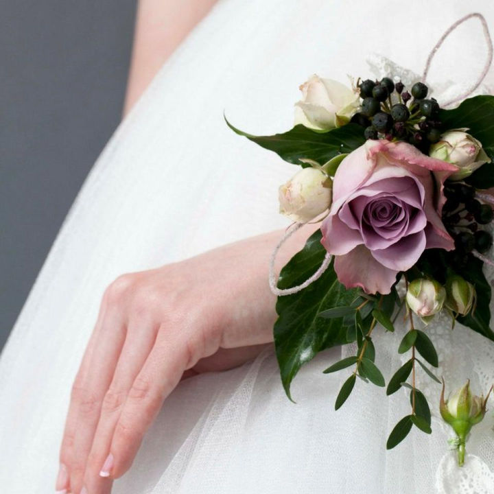 How to Make a Corsage - Step by Step Instructions - Blitsy