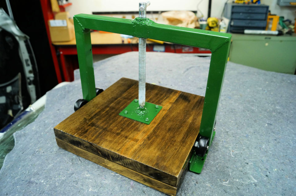 DIY Flower Press to Preserve Your Favorite Blooms - Blitsy