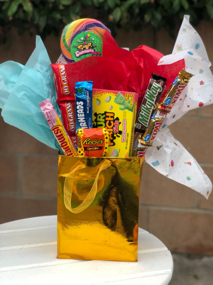 How to Make a Candy Bouquet - Step by Step Guide - Blitsy