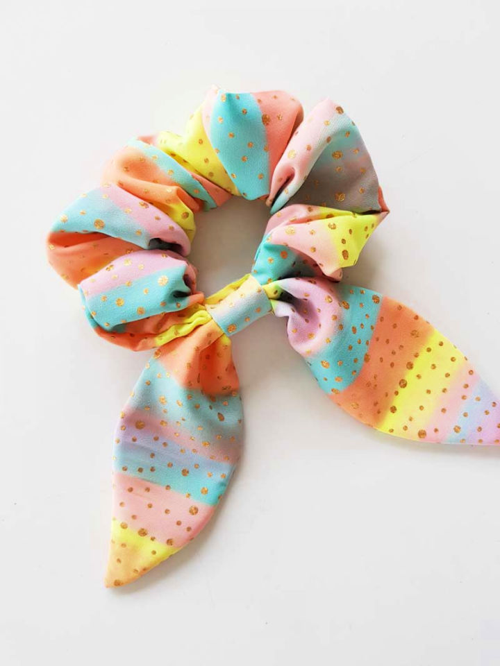 How to Make a Scrunchie - Step by Step Instructions - Blitsy