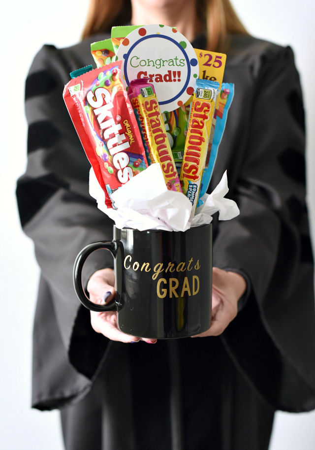 How to Make a Candy Bouquet - Step by Step Guide - Blitsy