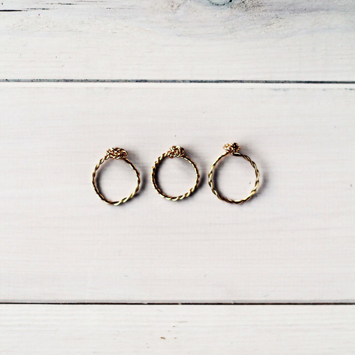 Unique DIY Wire Wrapped Rings - Blitsy