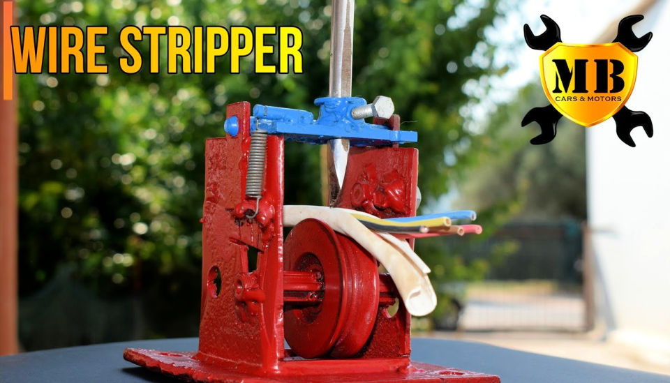 DIY Wire Stripper (How to Strip Wire) - Blitsy