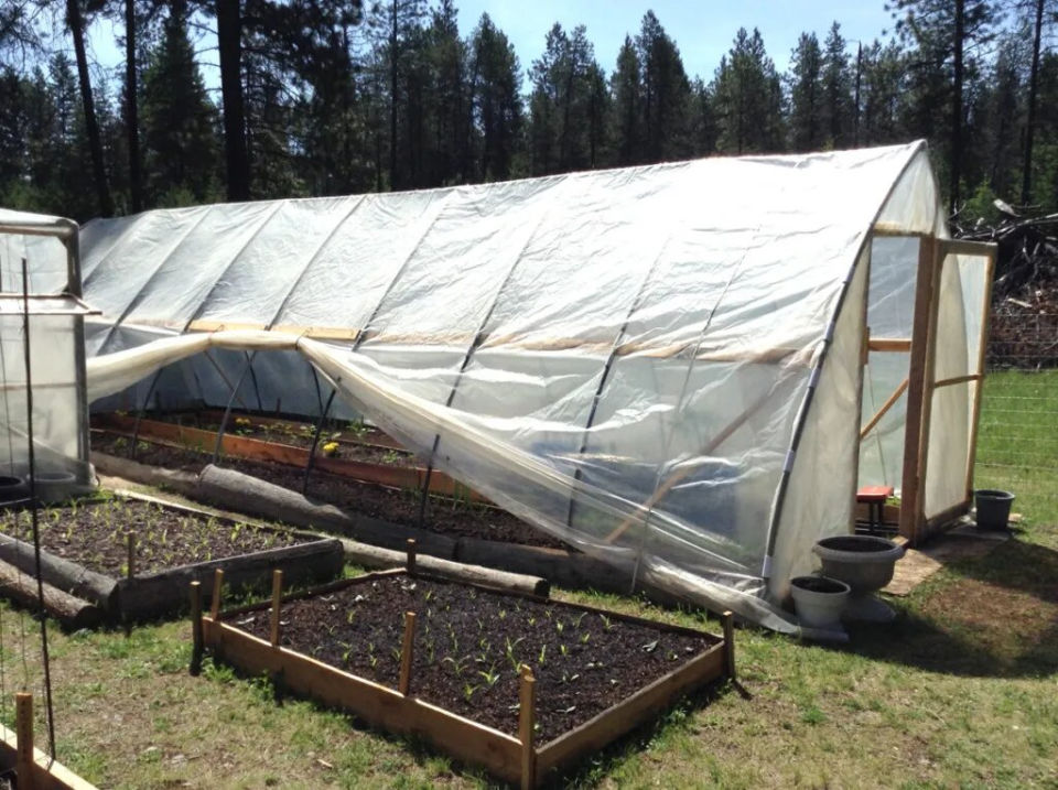 DIY Hoop House to Extend Your Growing Season - Blitsy