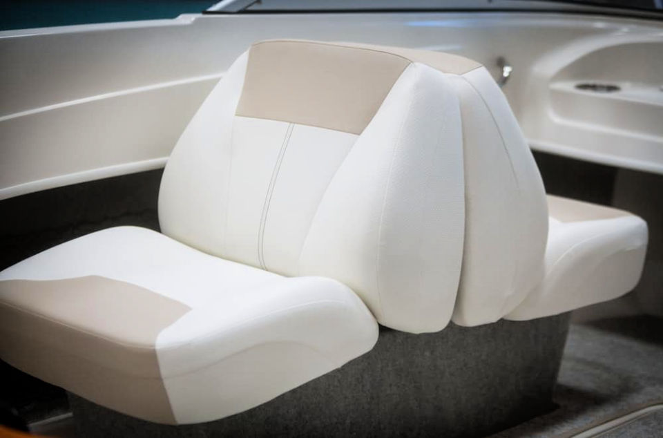 15 DIY Boat Bench Seat Ideas to Make - Blitsy