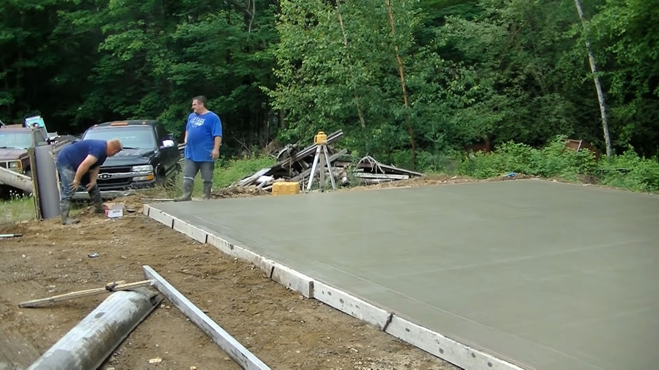 How to Pour a Concrete Slab - Step by Step Guide - Blitsy