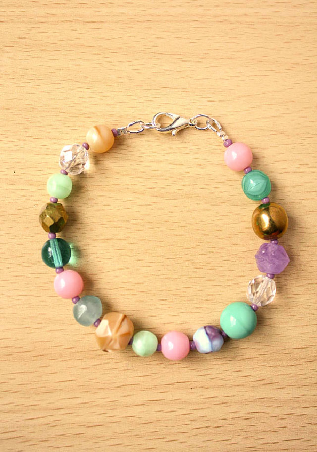 How to Make Beaded Bracelets: Step by Step Instructions - Blitsy