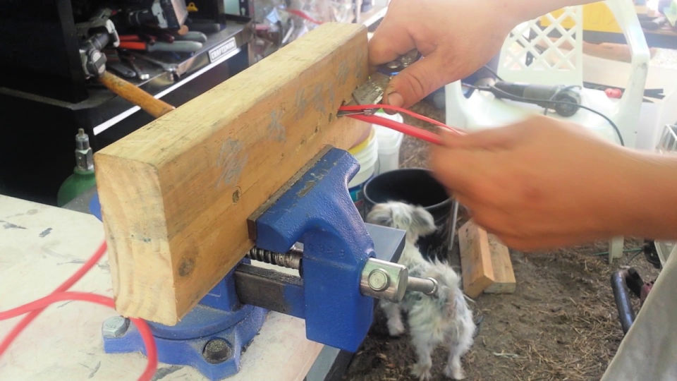 DIY Wire Stripper (How to Strip Wire) - Blitsy