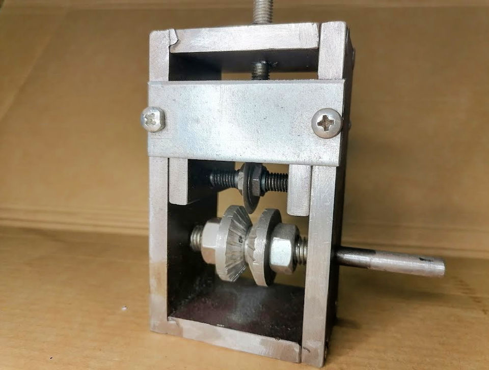 DIY Wire Stripper (How to Strip Wire) - Blitsy