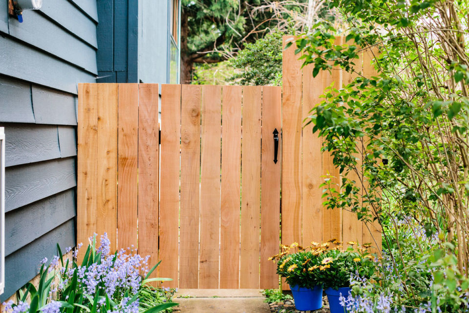How to Build a Fence Gate - Step by Step Instructions - Blitsy