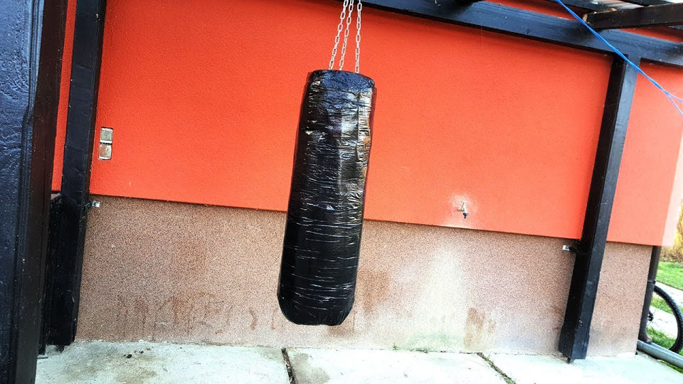 Homemade DIY Punching Bag - Blitsy