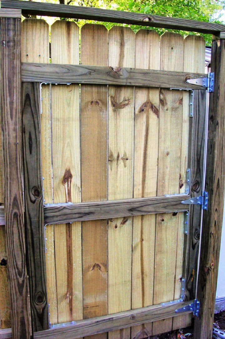 How to Build a Fence Gate - Step by Step Instructions - Blitsy