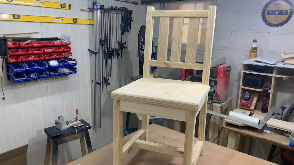 Simple DIY Dining Chair Plans - Blitsy