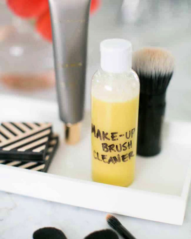 Simple DIY Makeup Brush Cleaner - Blitsy
