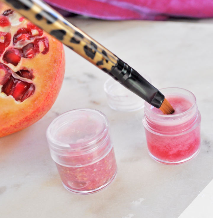Homemade DIY Lip Mask Recipe - Blitsy