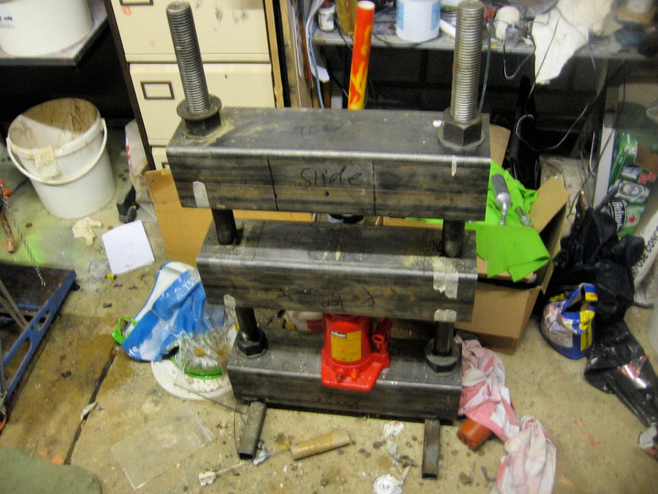 Homemade DIY Hydraulic Press - Blitsy