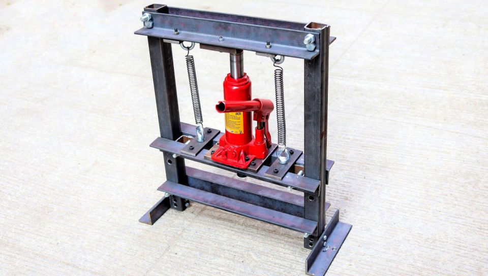 Homemade DIY Hydraulic Press - Blitsy