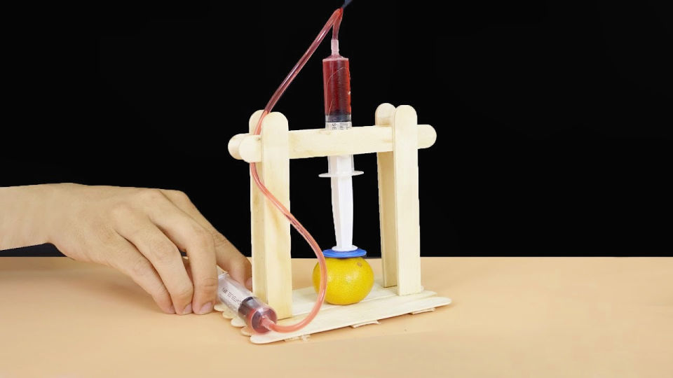 Homemade DIY Hydraulic Press - Blitsy