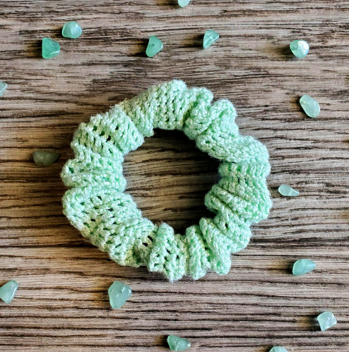 25 Free Crochet Scrunchie Patterns (Easy PDF Pattern)