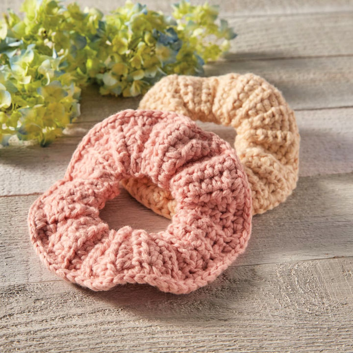 25 Free Crochet Scrunchie Patterns (Easy PDF Pattern)