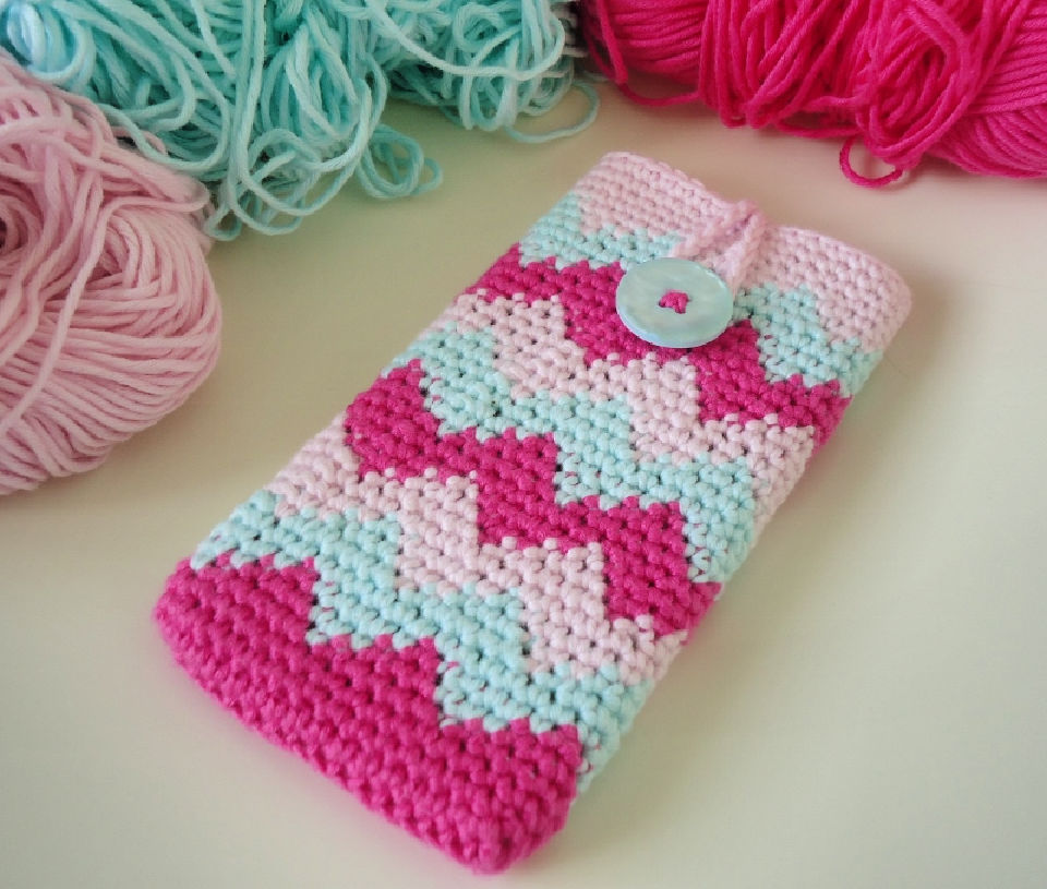 25 Free Crochet Phone Case Patterns - Blitsy