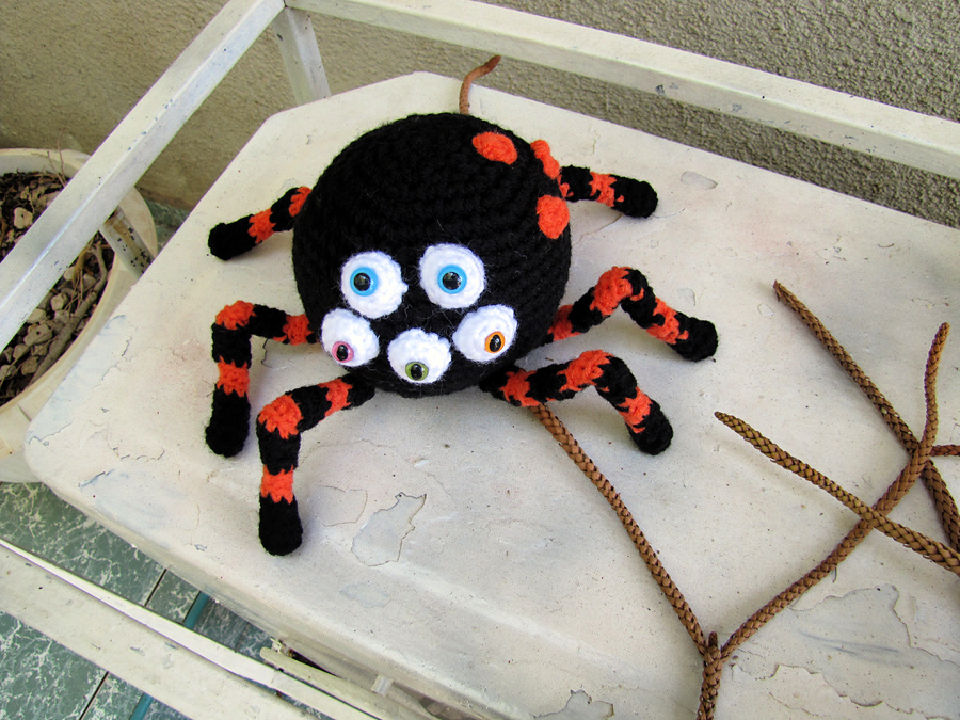 25 Free Crochet Spider Patterns (Amigurumi Pattern)