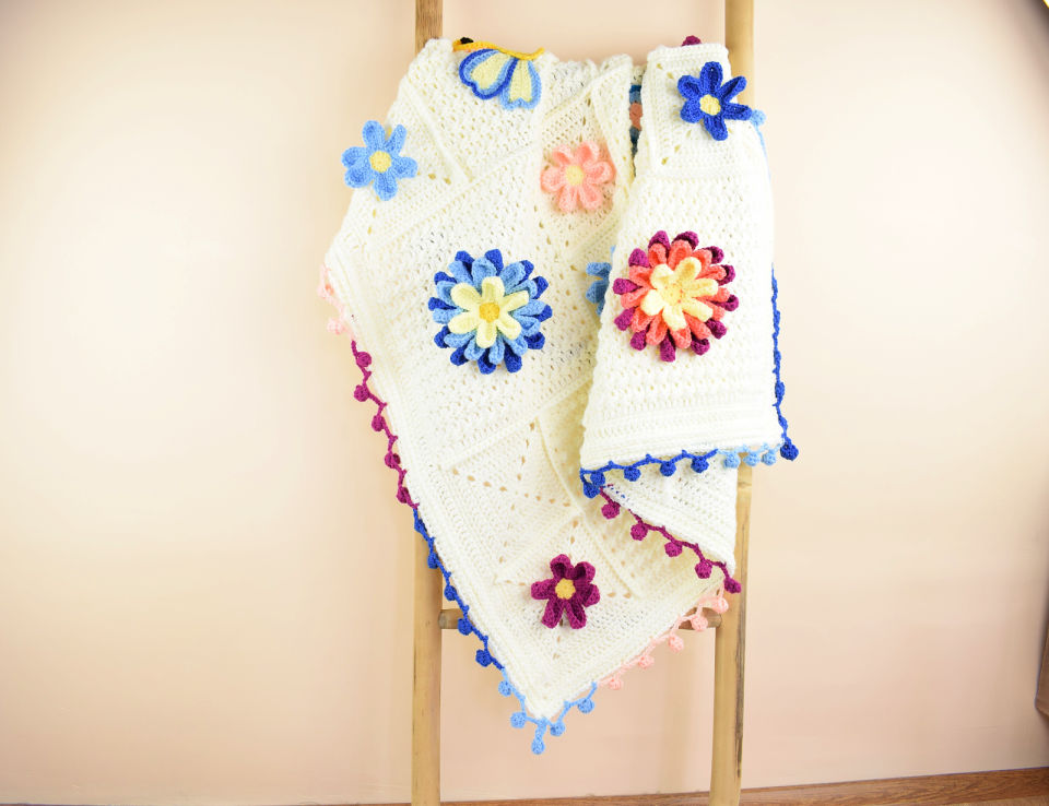 25 Free Crochet Flower Blanket Patterns (Easy Pattern)